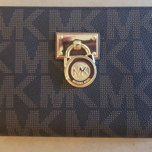 Michael Kors | Bags | Authentic Mk Wallet | Poshmark